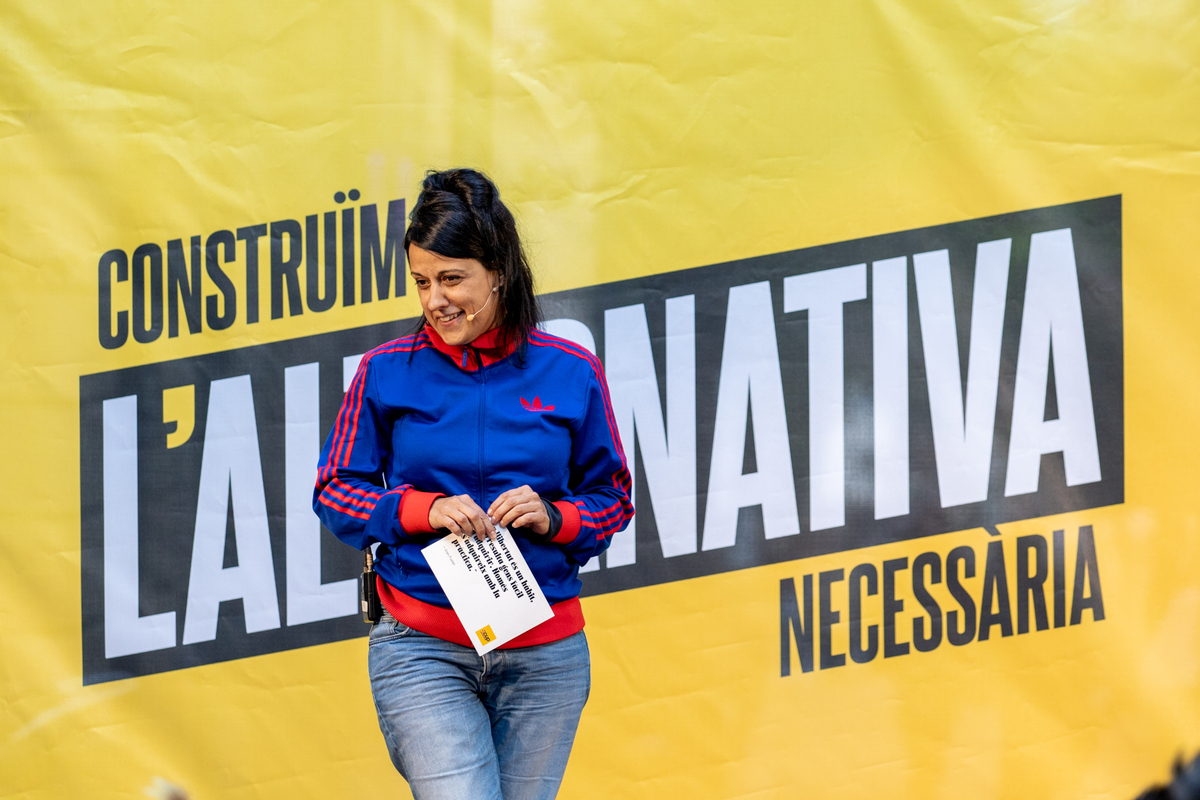 Anna Gabriel reapareix en un míting per donar un impuls a la ...